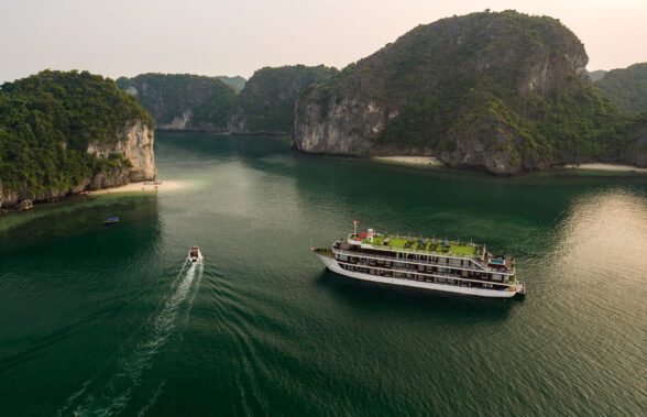 Ha Long Bay Archives - Sun Getaways