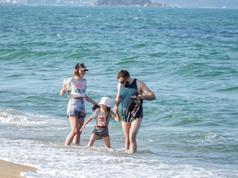 Understanding Vietnamese Family Structure: A Cultural Perspective - Sun ...