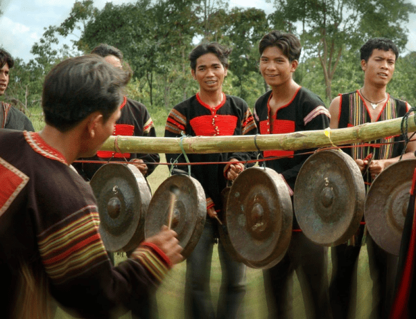 Traditional Vietnamese Music: Exploring the Sounds of Vietnam - Sun ...