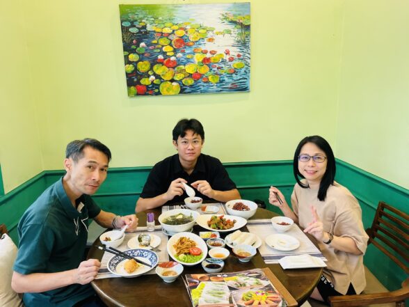 Vietnamese Dining Etiquette & Table Manners: A Guide for Visitors - Sun ...