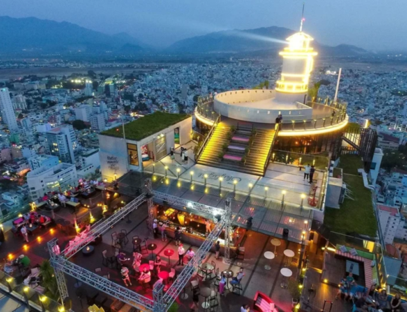 Nha Trang Nightlife Guide: Beach Bars, Clubs, and Live Music - Sun Getaways