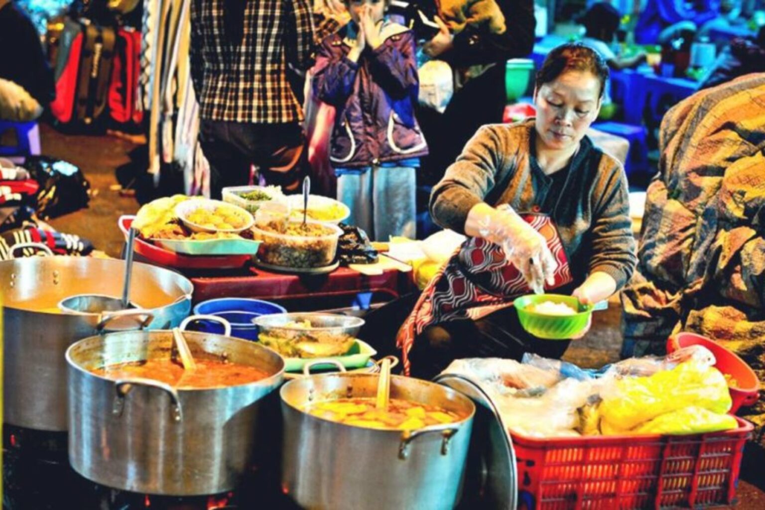 Da Lat Night Market: Street Food, Souvenirs & Local Life - Sun Getaways