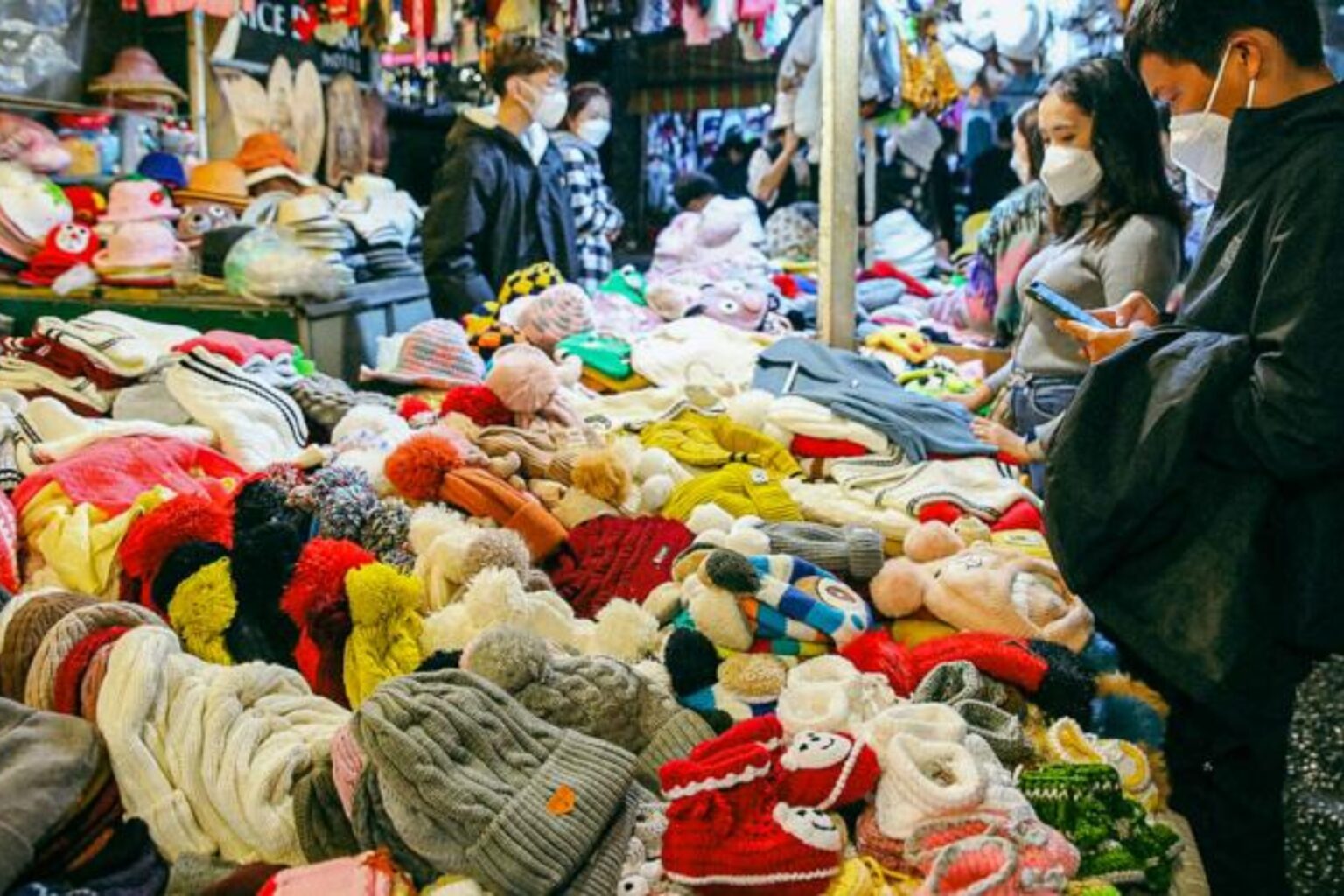 Da Lat Night Market: Street Food, Souvenirs & Local Life - Sun Getaways
