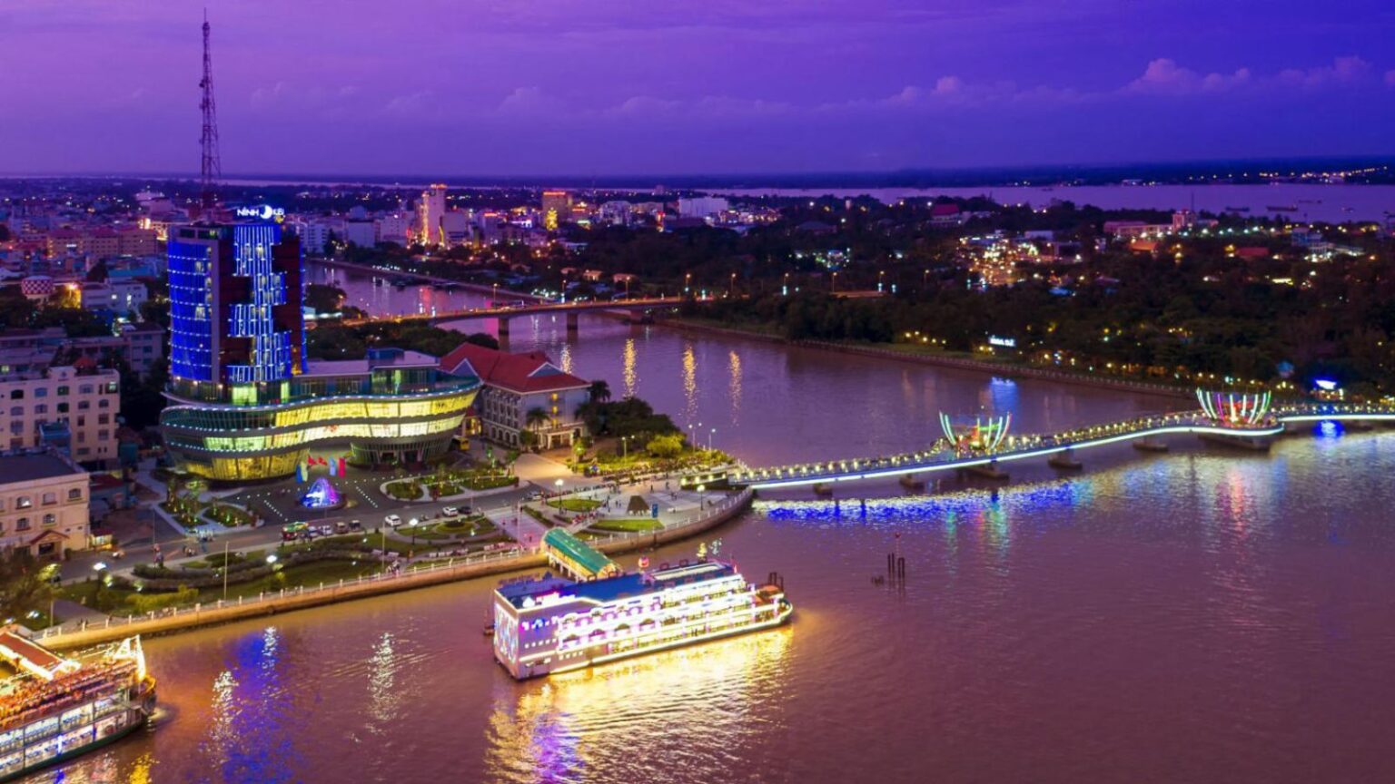 Ninh Kieu Wharf in Can Tho: A Complete Guide for First-Time Visitors ...